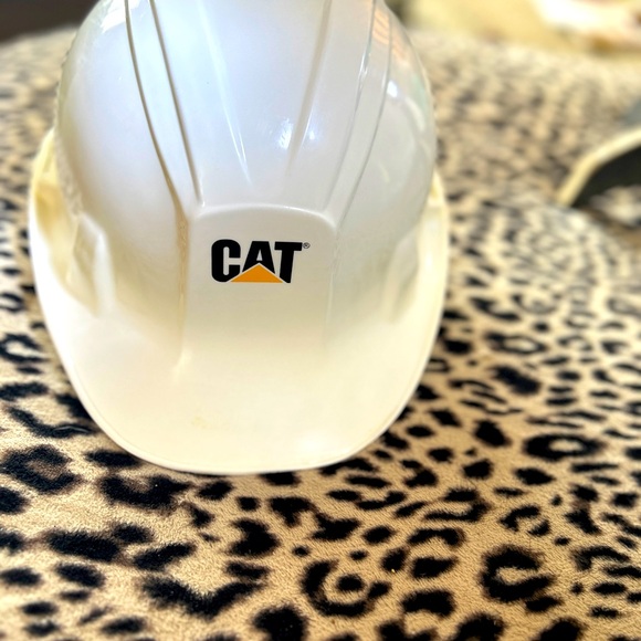Caterpillar | Accessories | Caterpillar Cat Hard Hat Complete With Chin ...
